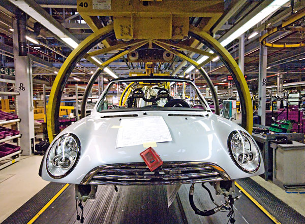 The Last R52 MINI Convertible Comes off the Production Line - MotoringFile