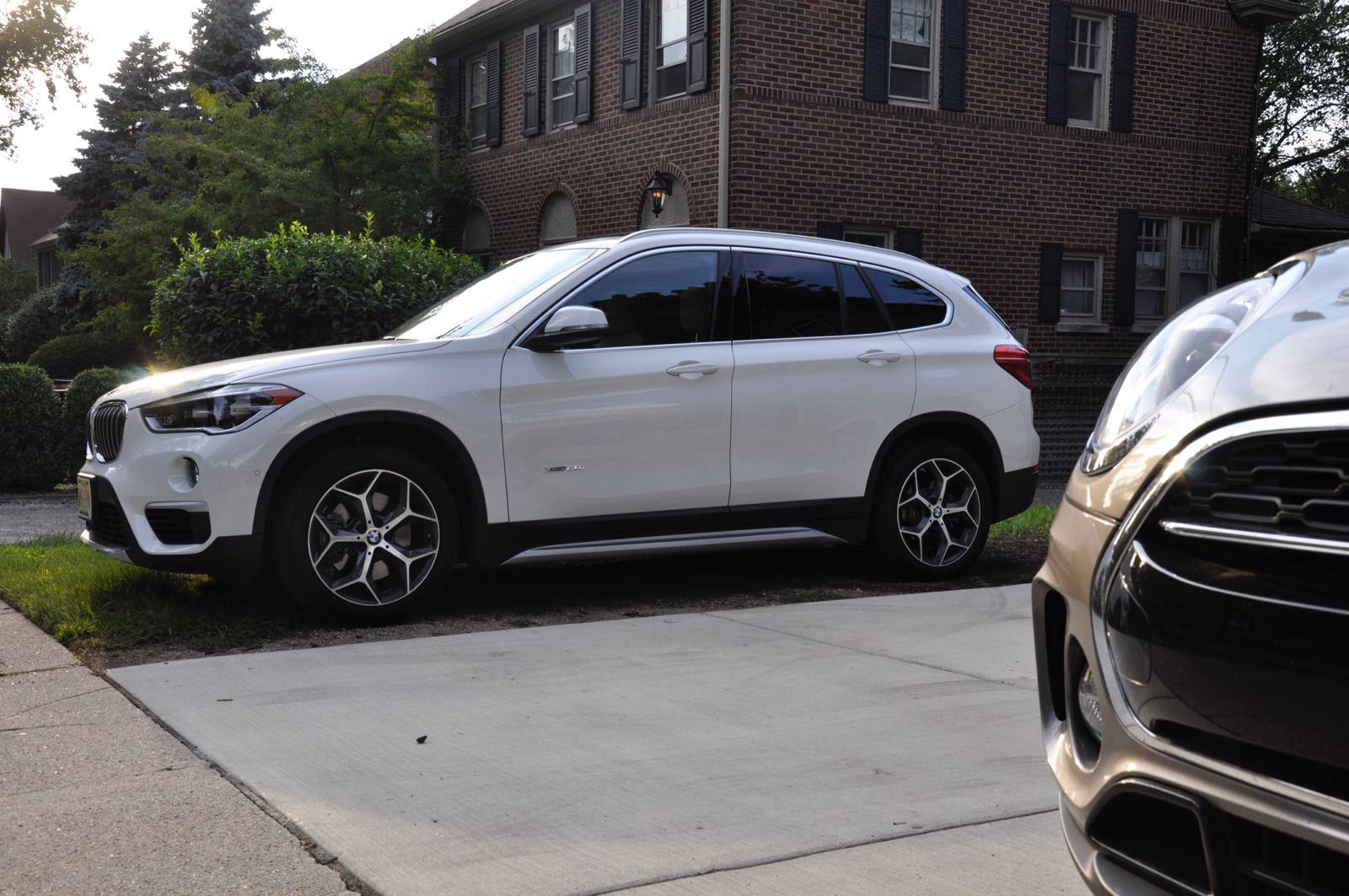 MF Review: The BMW X1 vs the MINI Clubman - MotoringFile