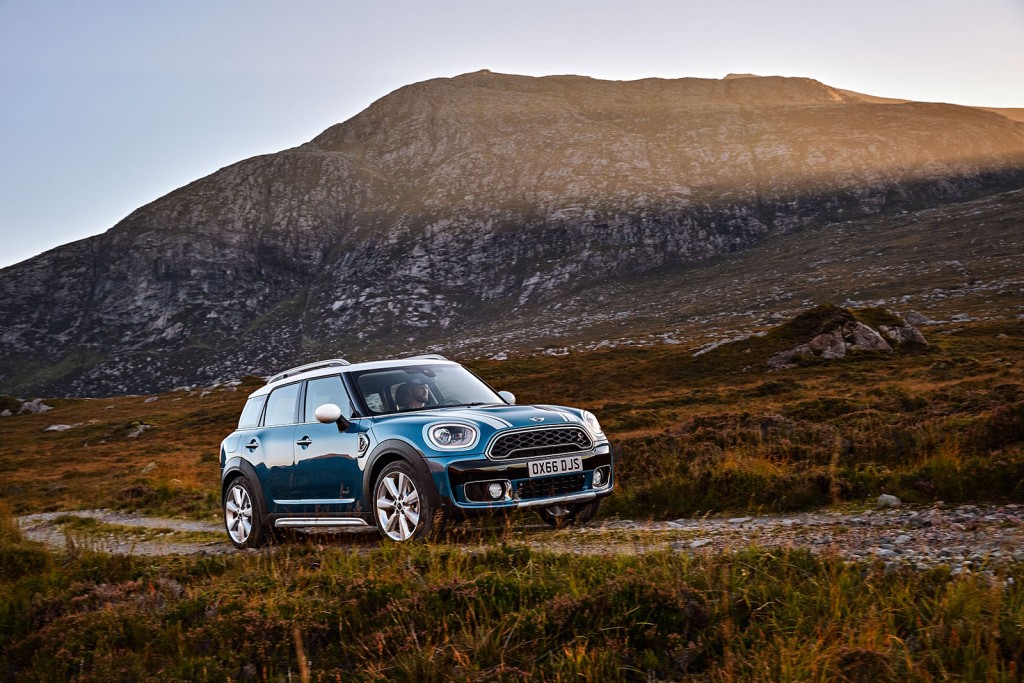 Exclusive: An Early Look at the 2nd Generation 2018 MINI Countryman ...