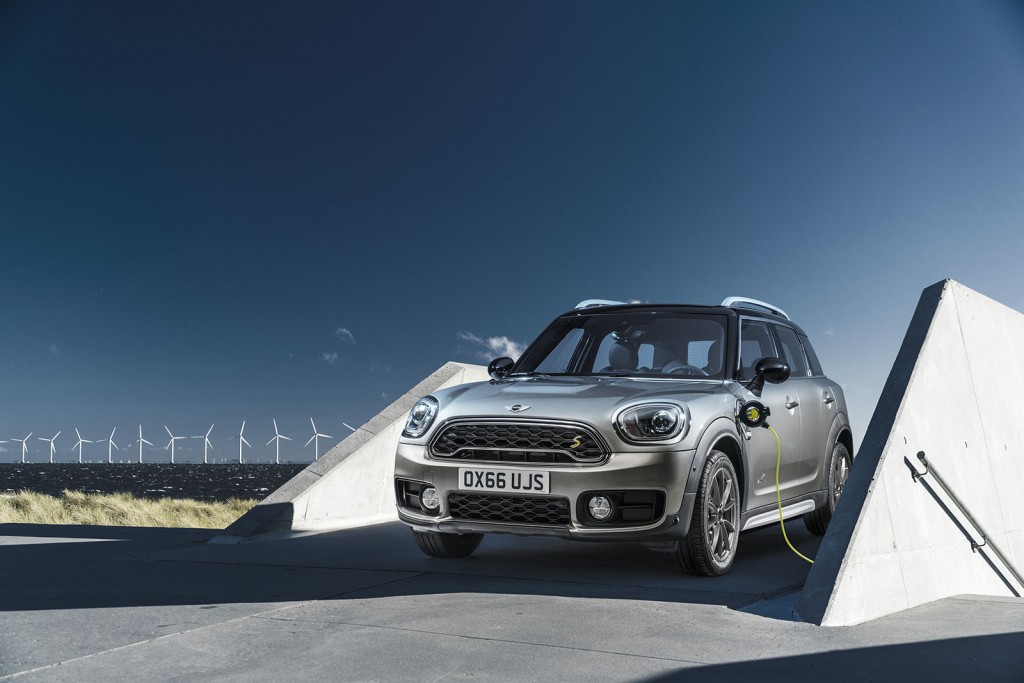 Exclusive: An Early Look at the 2nd Generation 2018 MINI Countryman ...