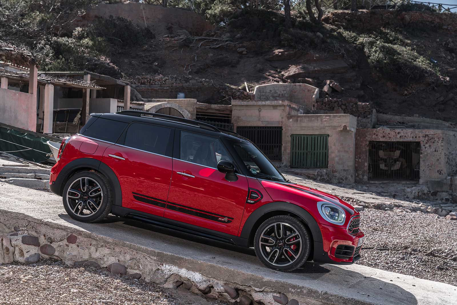 F60_JCW_countryman_306 - MotoringFile