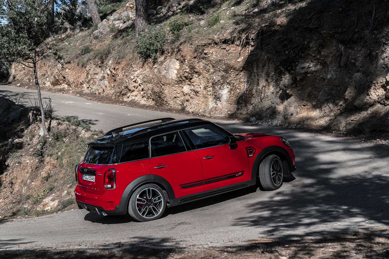 F60_JCW_countryman_320 - MotoringFile
