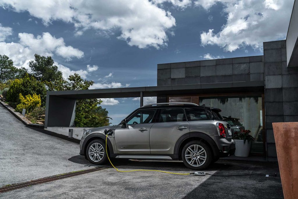 Electric MINI Cooper SE Range, Charging Time and other Data - MotoringFile