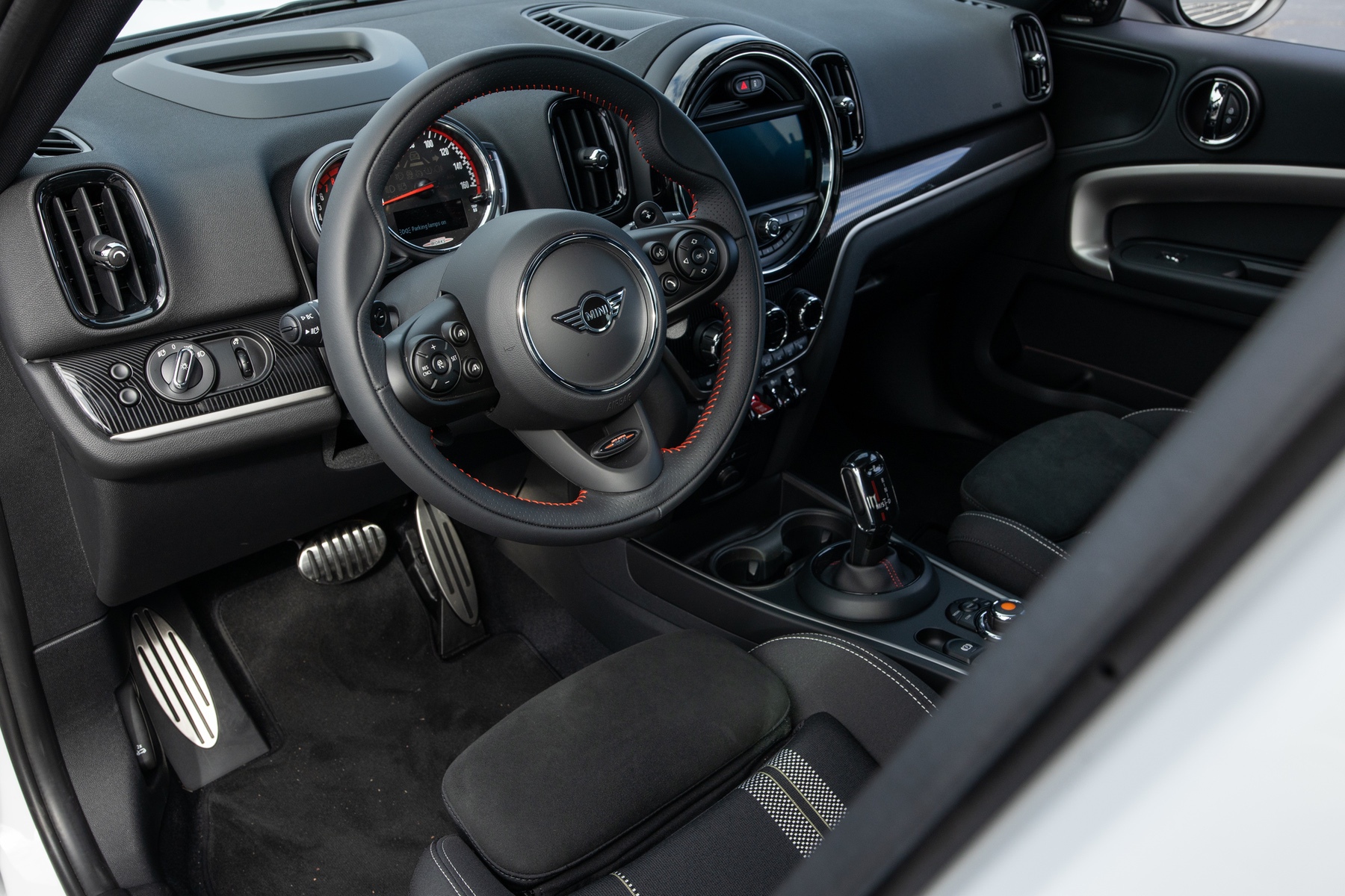 F60_MINI_JCW_Countryman_17 - MotoringFile