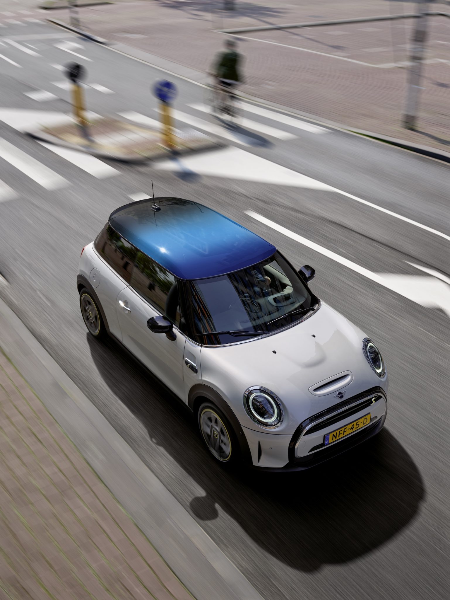 The New MINI Multitone Roof in Detail - MotoringFile