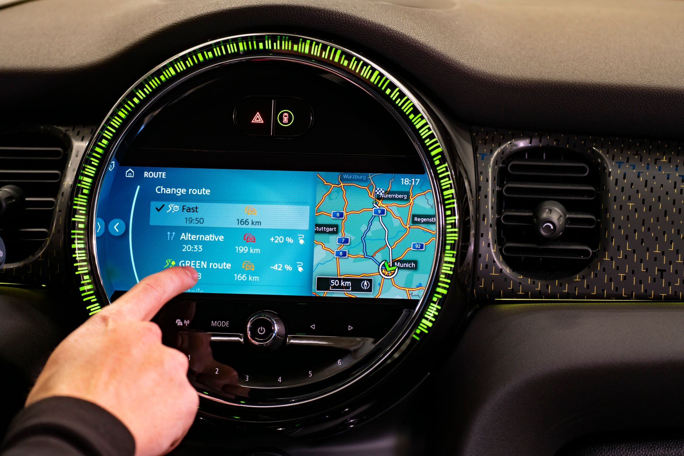 iDrive-LCI-5833 - MotoringFile