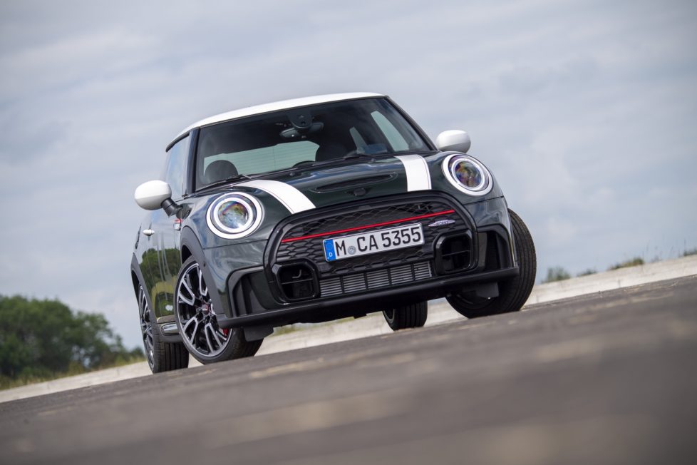 World Premier: The MINI Anniversary Edition - MotoringFile