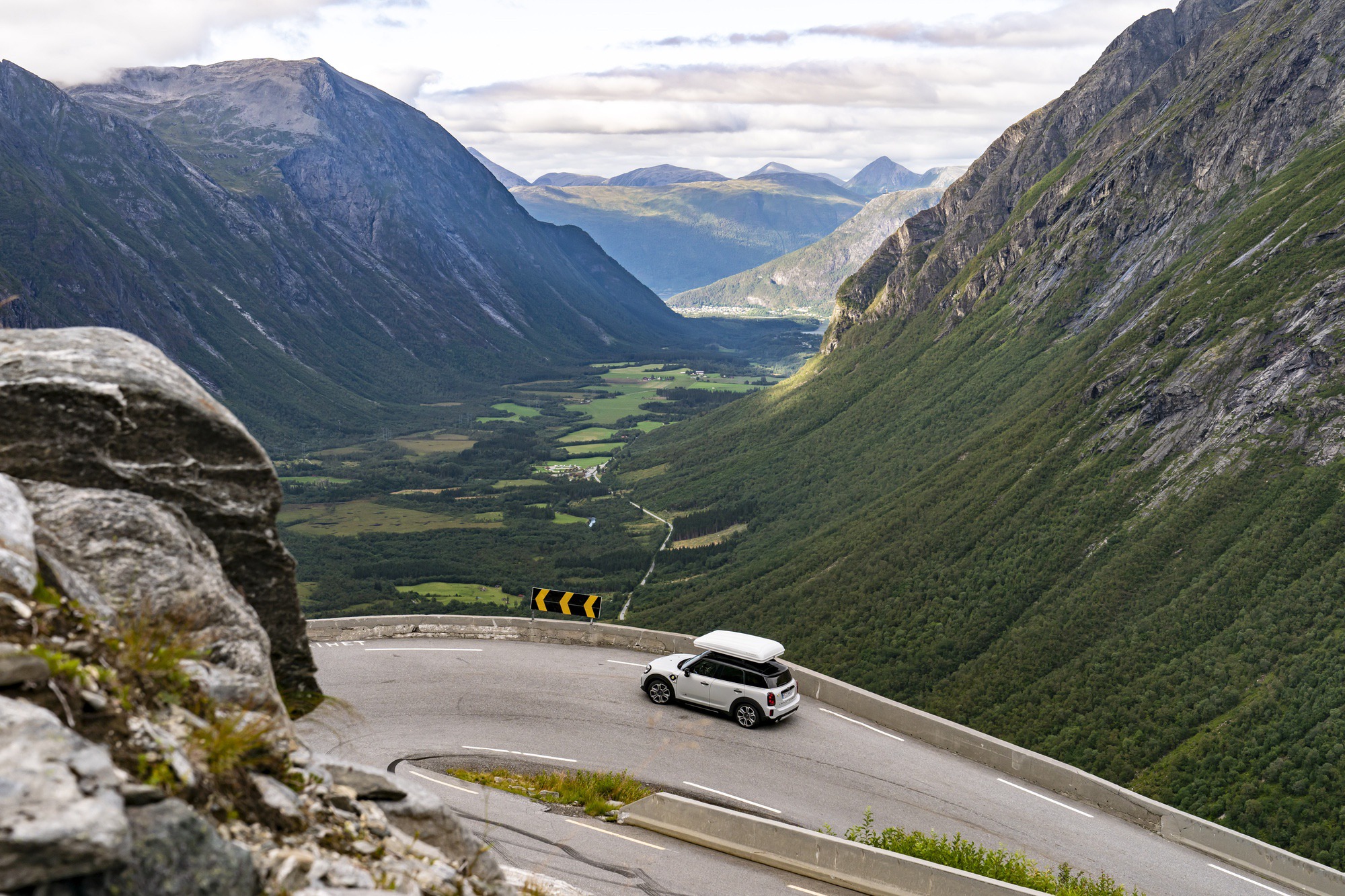 Exploring the Lofoten Islands with the MINI Cooper SE Countryman ...