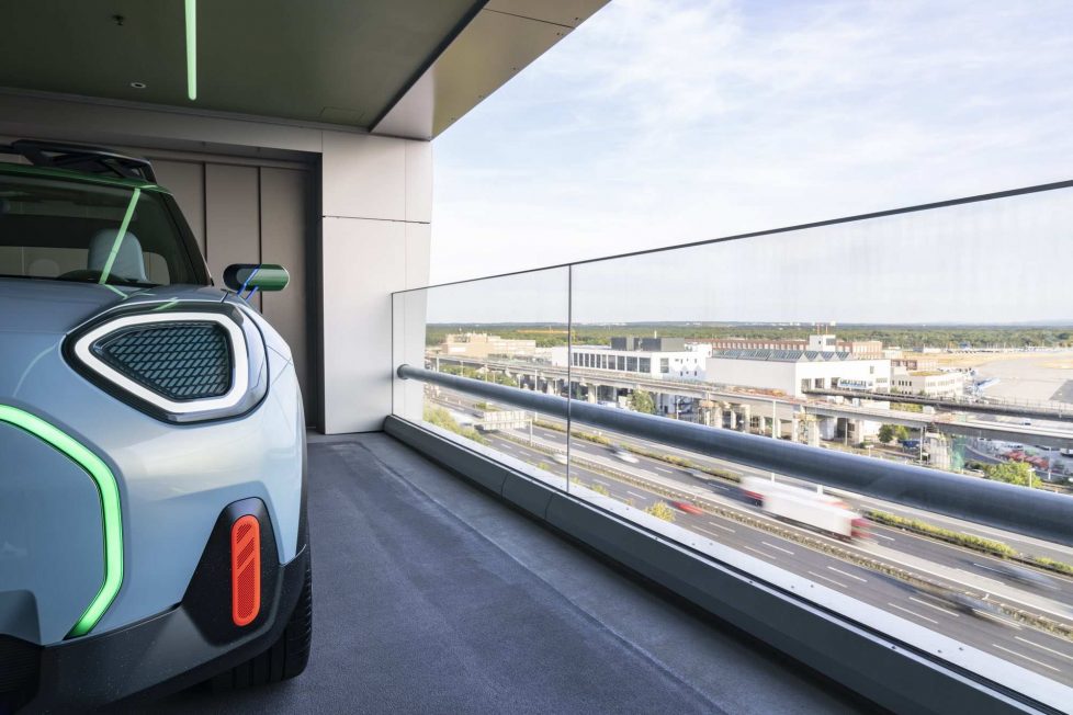 First Hands-on Look at the Electric MINI Aceman Concept - MotoringFile