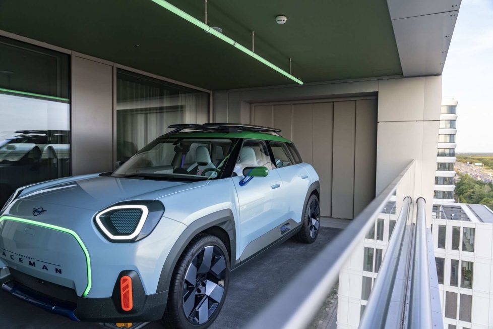 First Hands-on Look at the Electric MINI Aceman Concept - MotoringFile