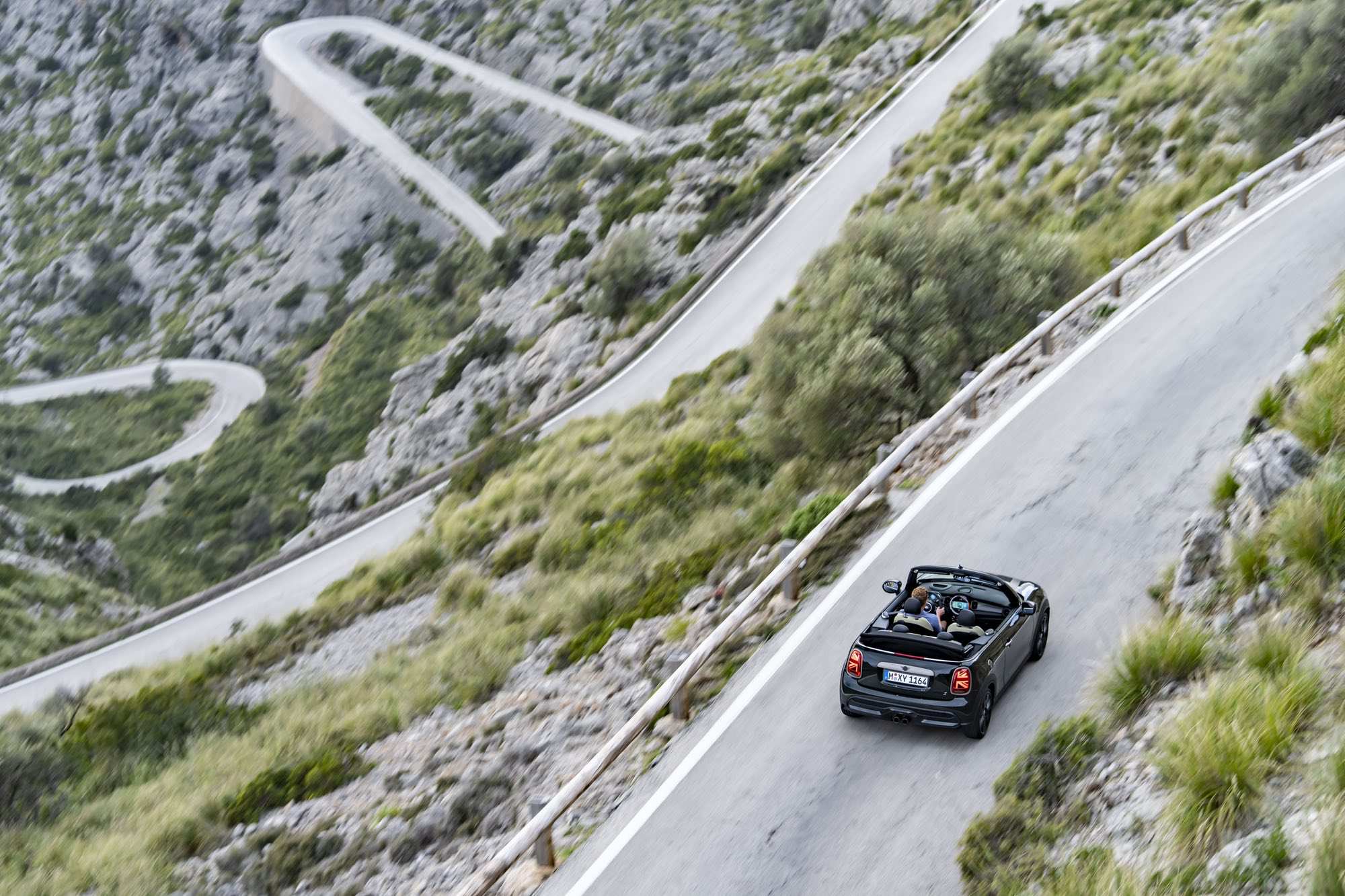 MINI Updates The MINI Convertible Resolute Edition - MotoringFile