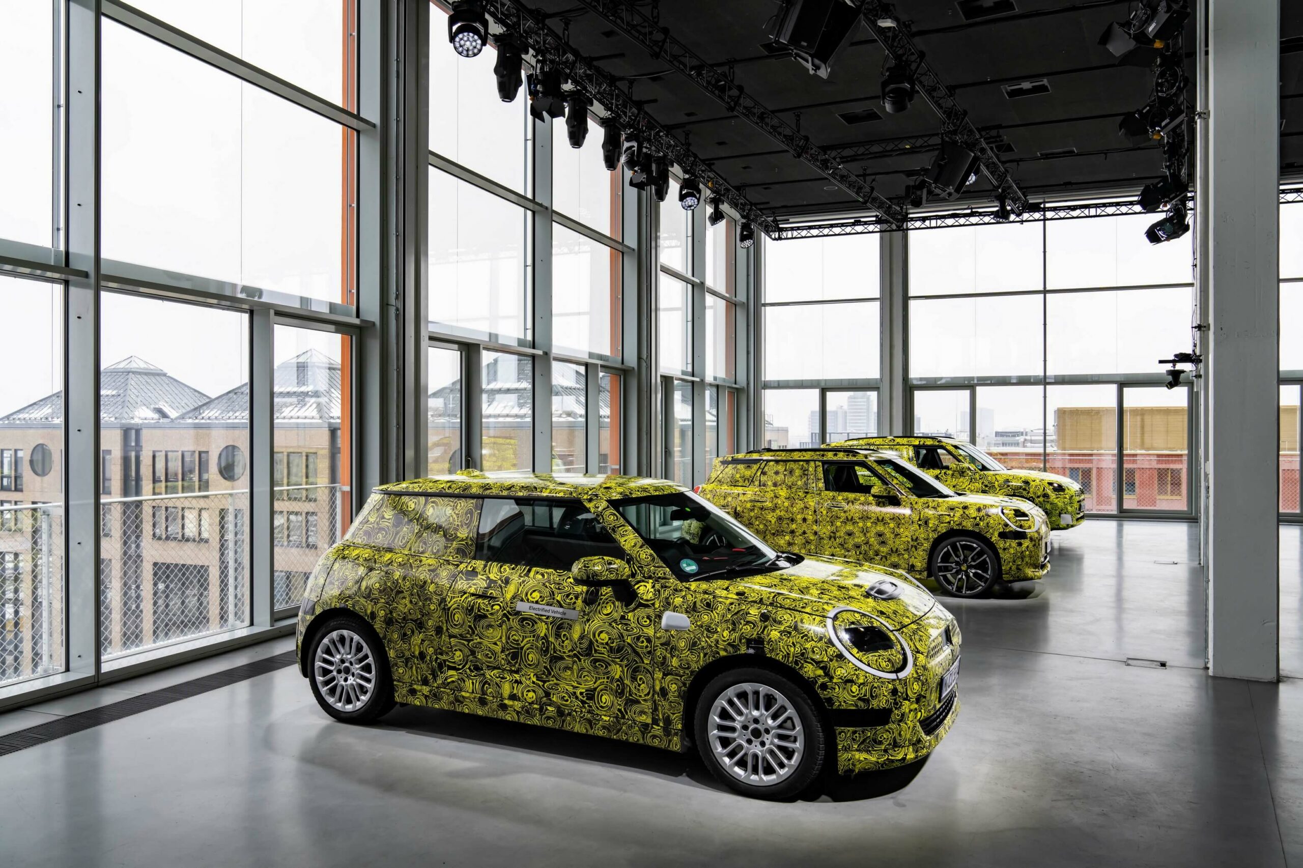 MINI_4th_Gen-family-3 J01 J02 U25 - MotoringFile