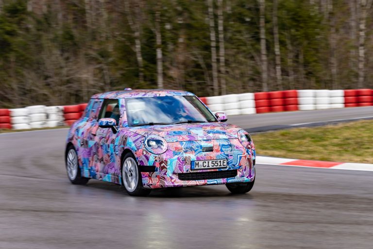 Hands-on Review - 2024 MINI Cooper Electric Interior - MotoringFile