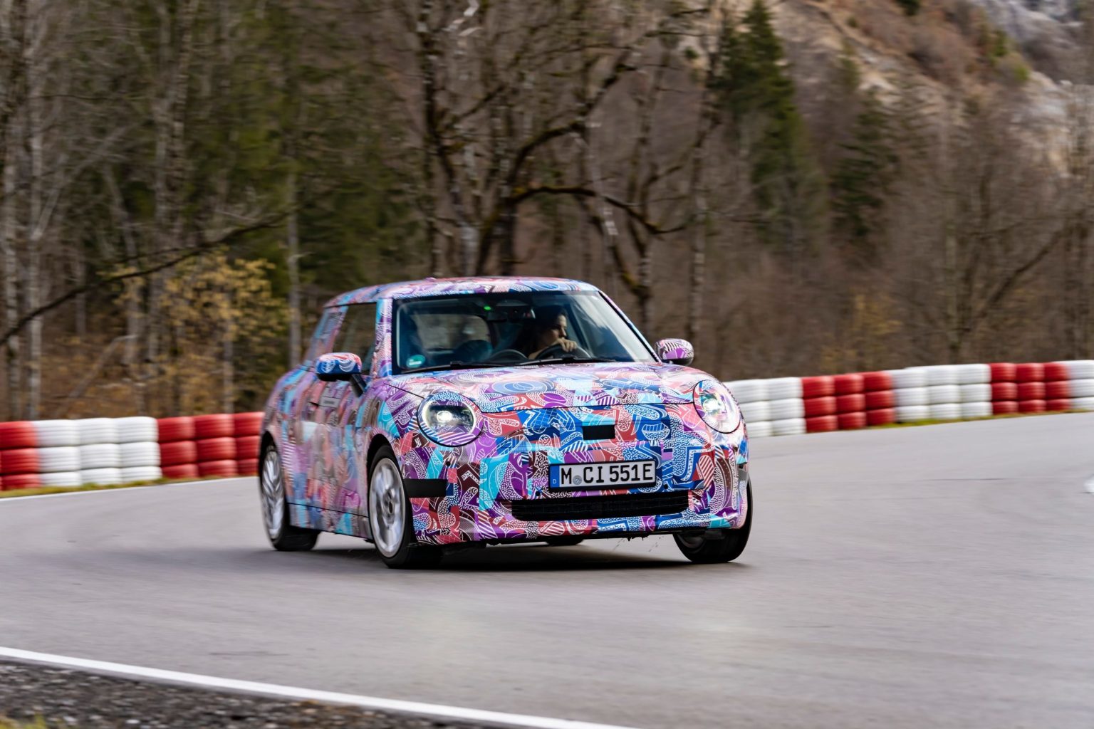 J01 Electric MINI Cooper SE First Drive Reviews Are Here! - MotoringFile