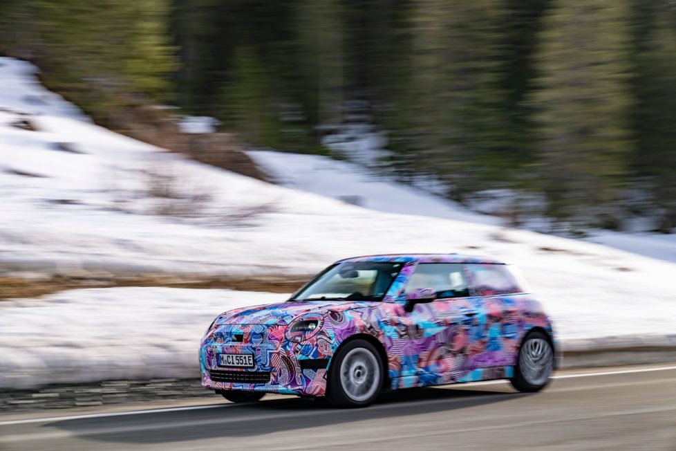 J01 Electric MINI Cooper SE First Drive Reviews Are Here! - MotoringFile