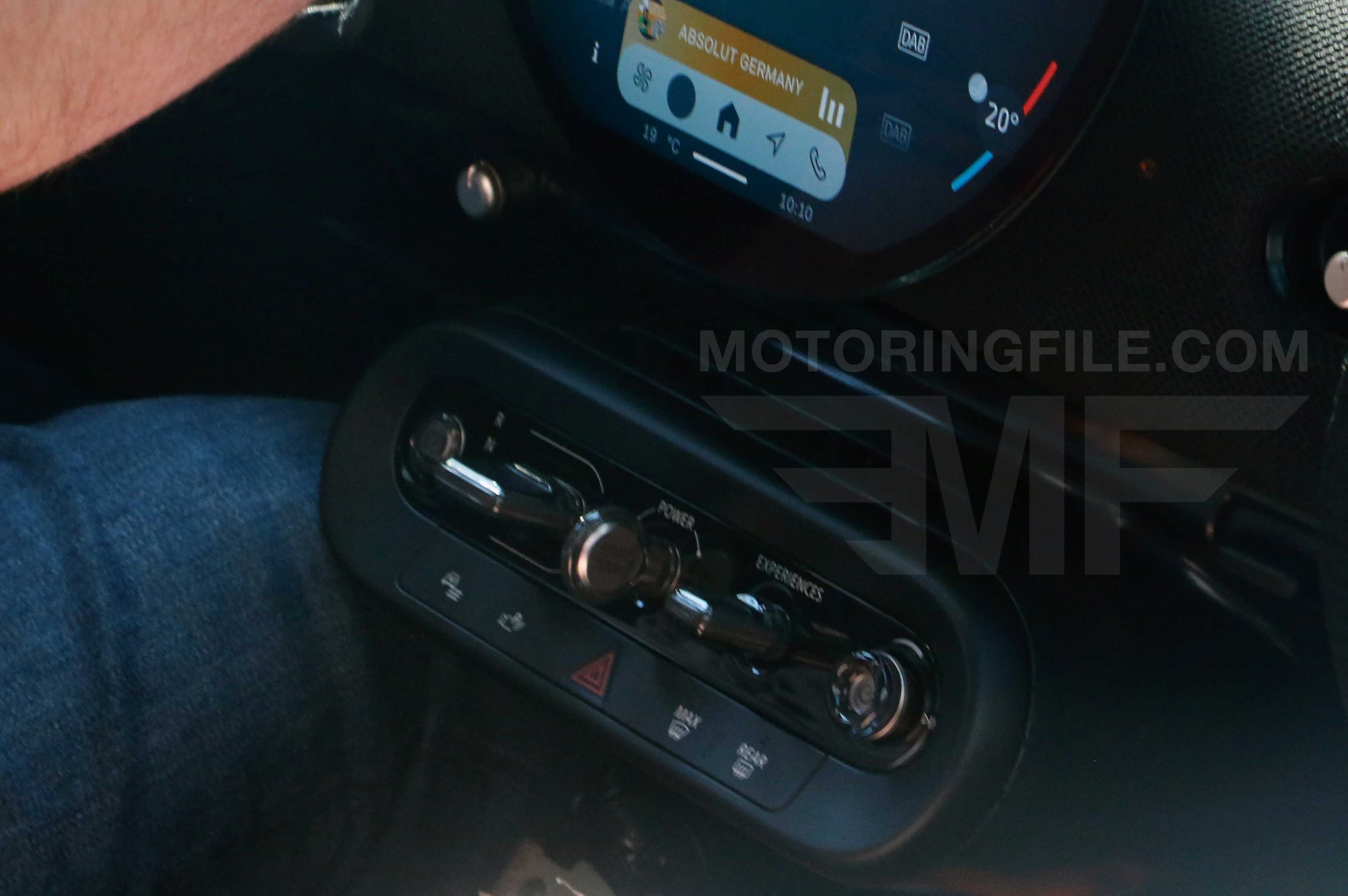 J01_electric_mini_cooper_interior-7 - MotoringFile