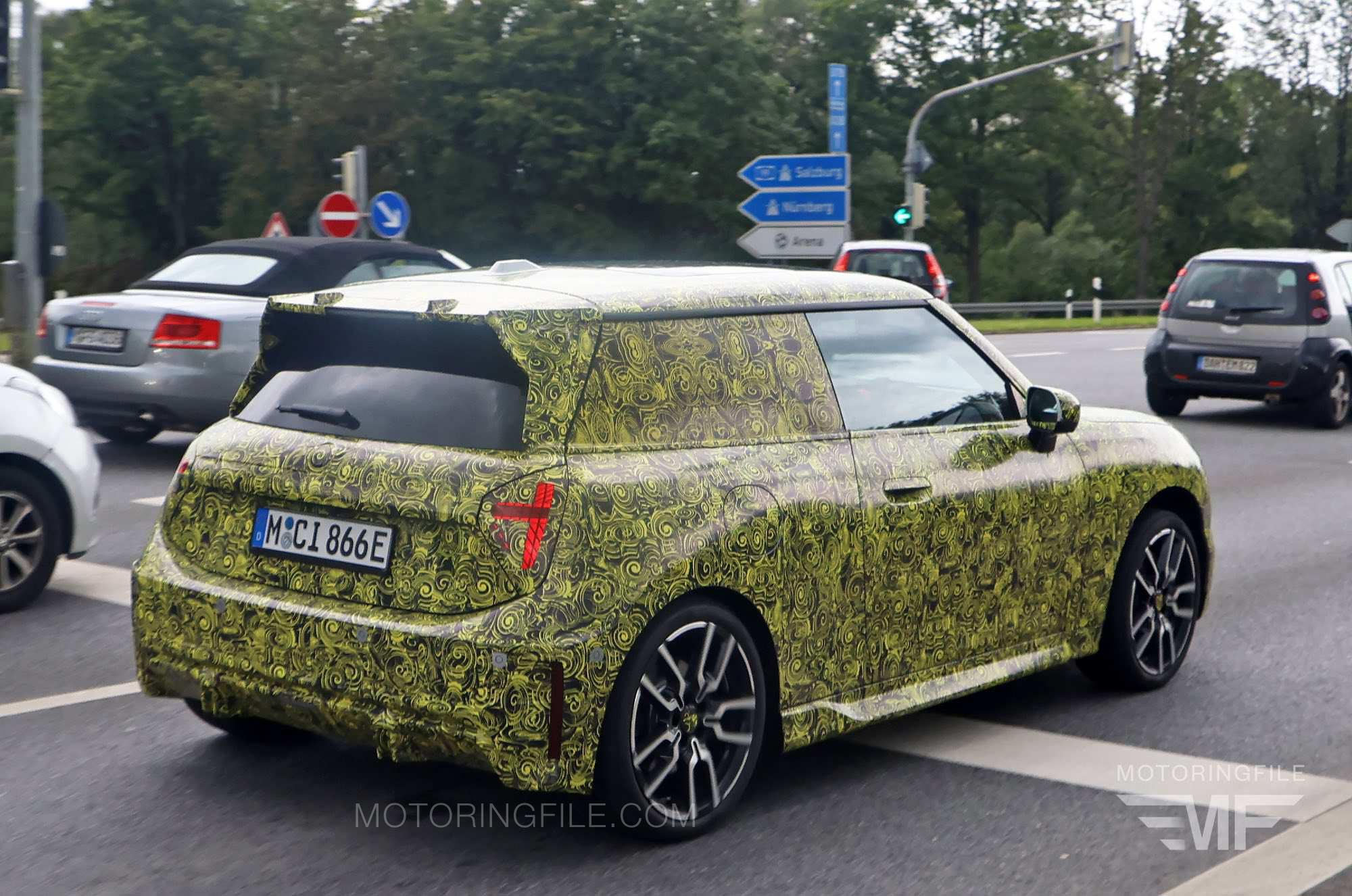 J01_JCW 11 - MotoringFile