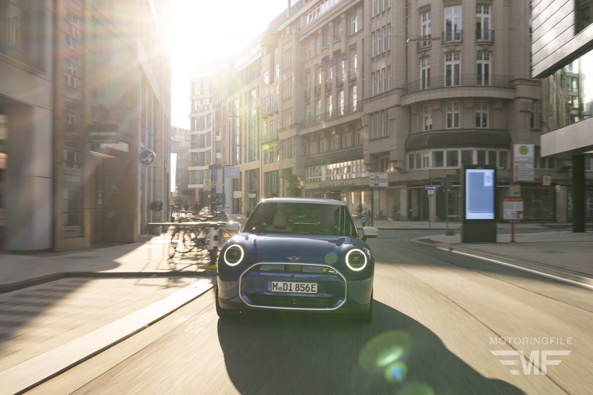 J01_241-electric-mini-cooper-ev - MotoringFile