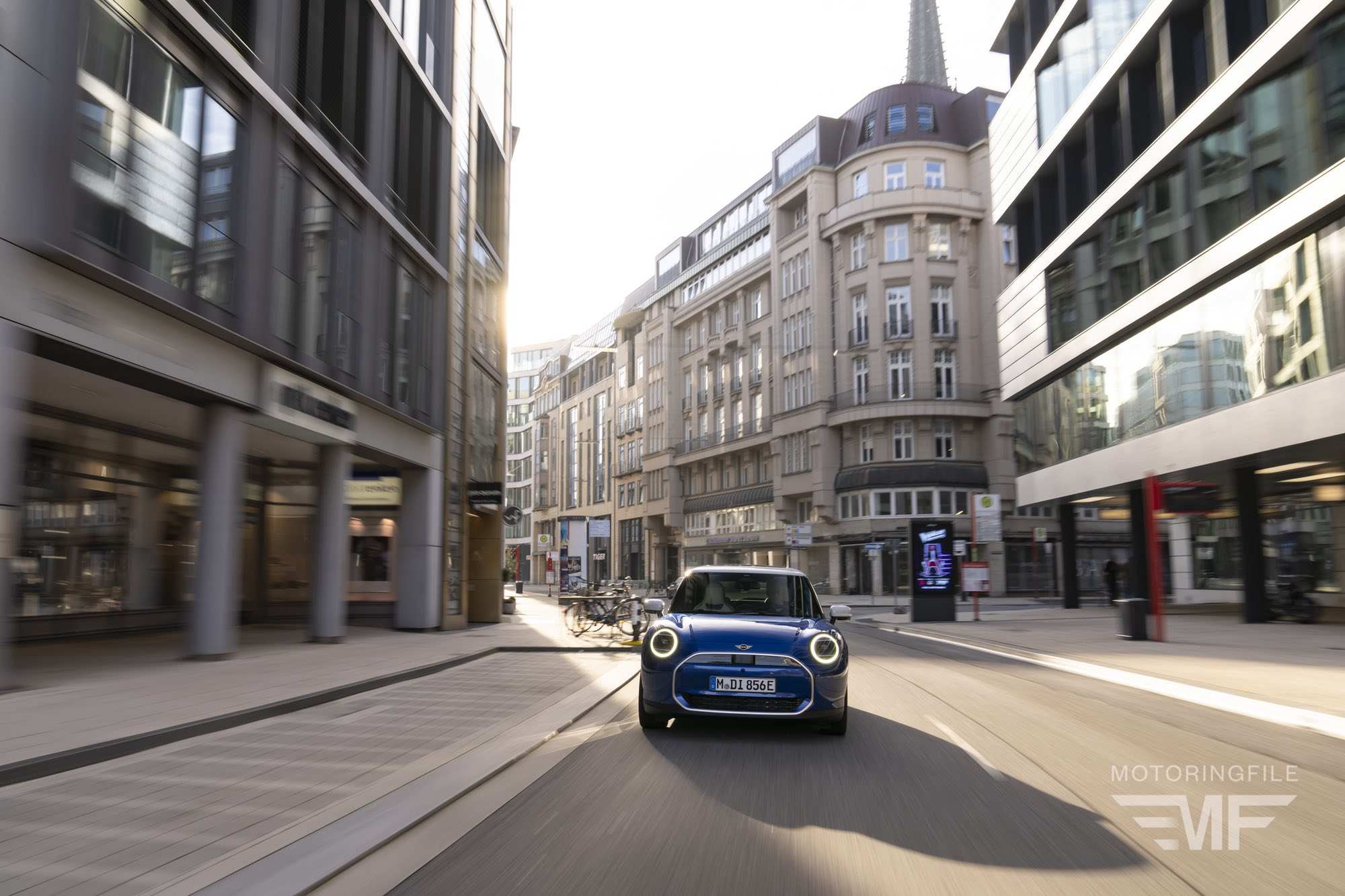 J01_243-electric-mini-cooper-ev - MotoringFile