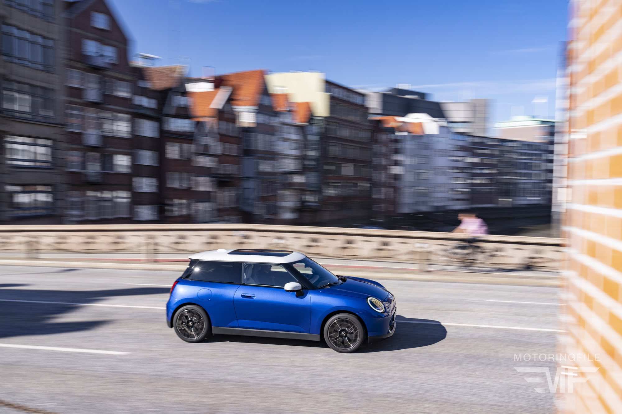 J01_274-electric-mini-cooper-ev - MotoringFile