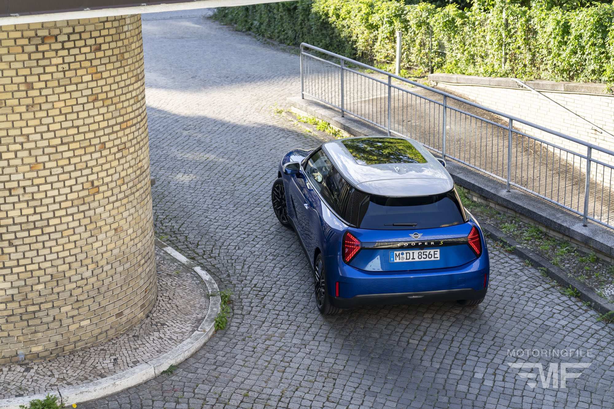 J01_285-electric-mini-cooper-ev - MotoringFile