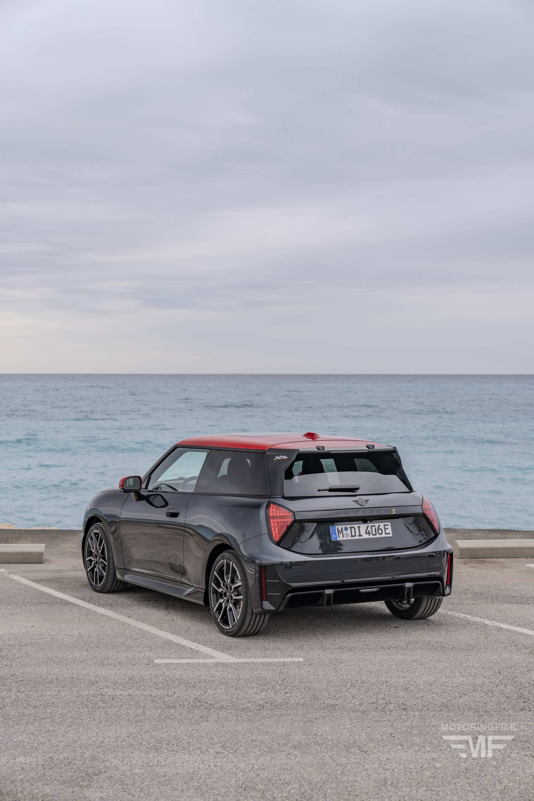 J01_JCW_3000 - MotoringFile