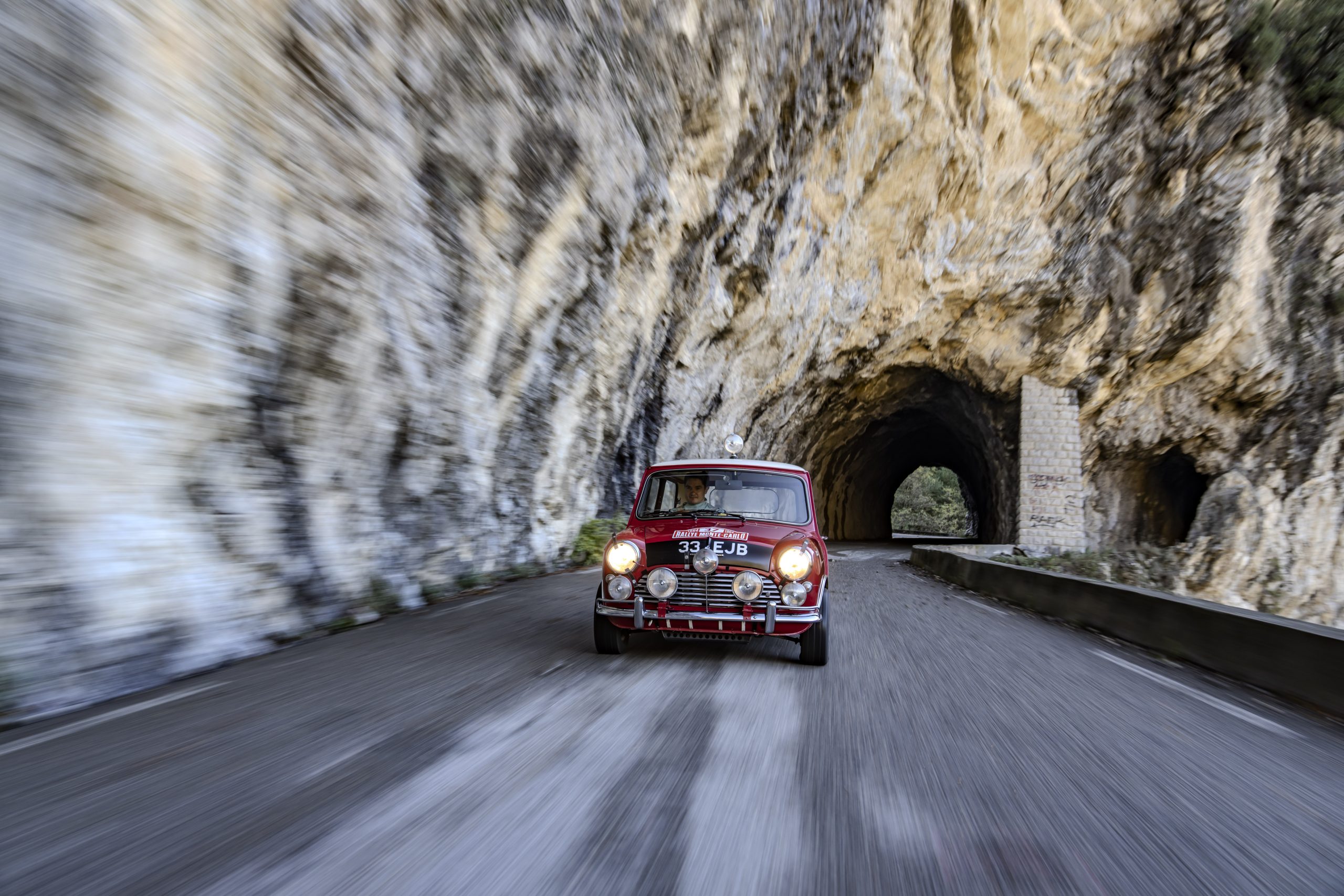 P90534626_highRes_mini-gen-i-mk-1-mini - MotoringFile