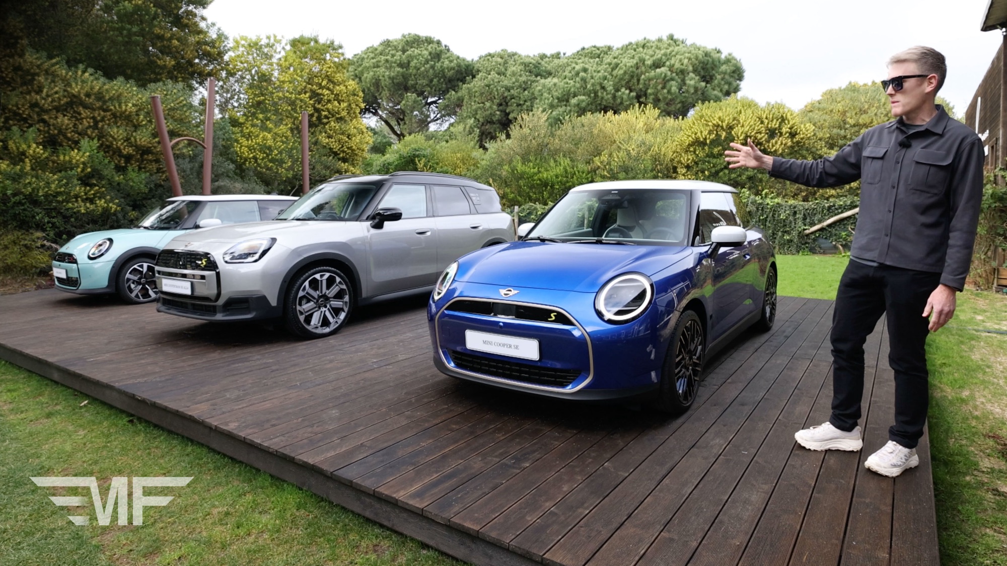 First Comparison: The Electric J01 MINI Cooper SE vs The Petrol F66 MINI Cooper S - MotoringFile
