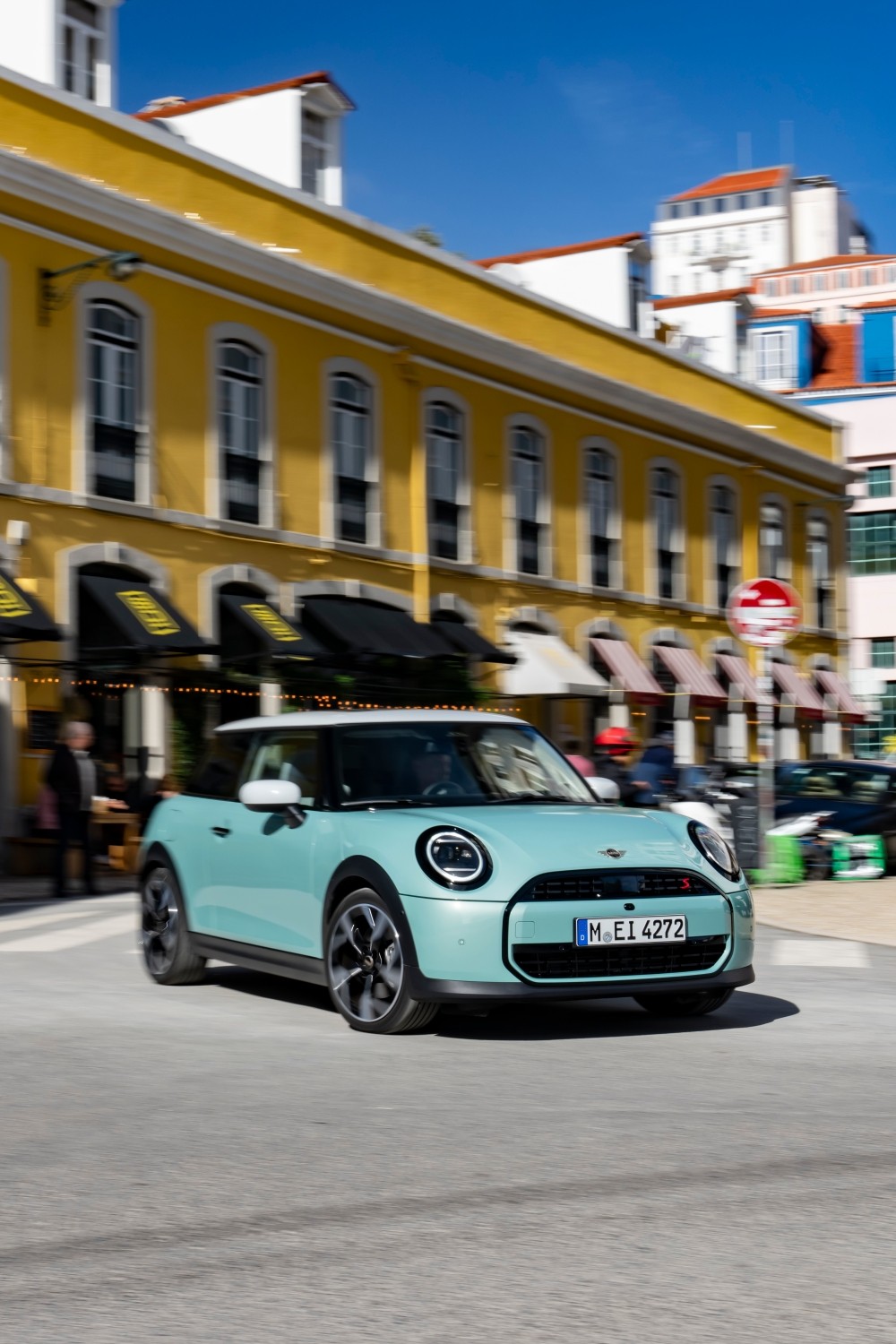 New Photos Give Us Best Look Yet at the F66 2025 MINI Cooper S ...