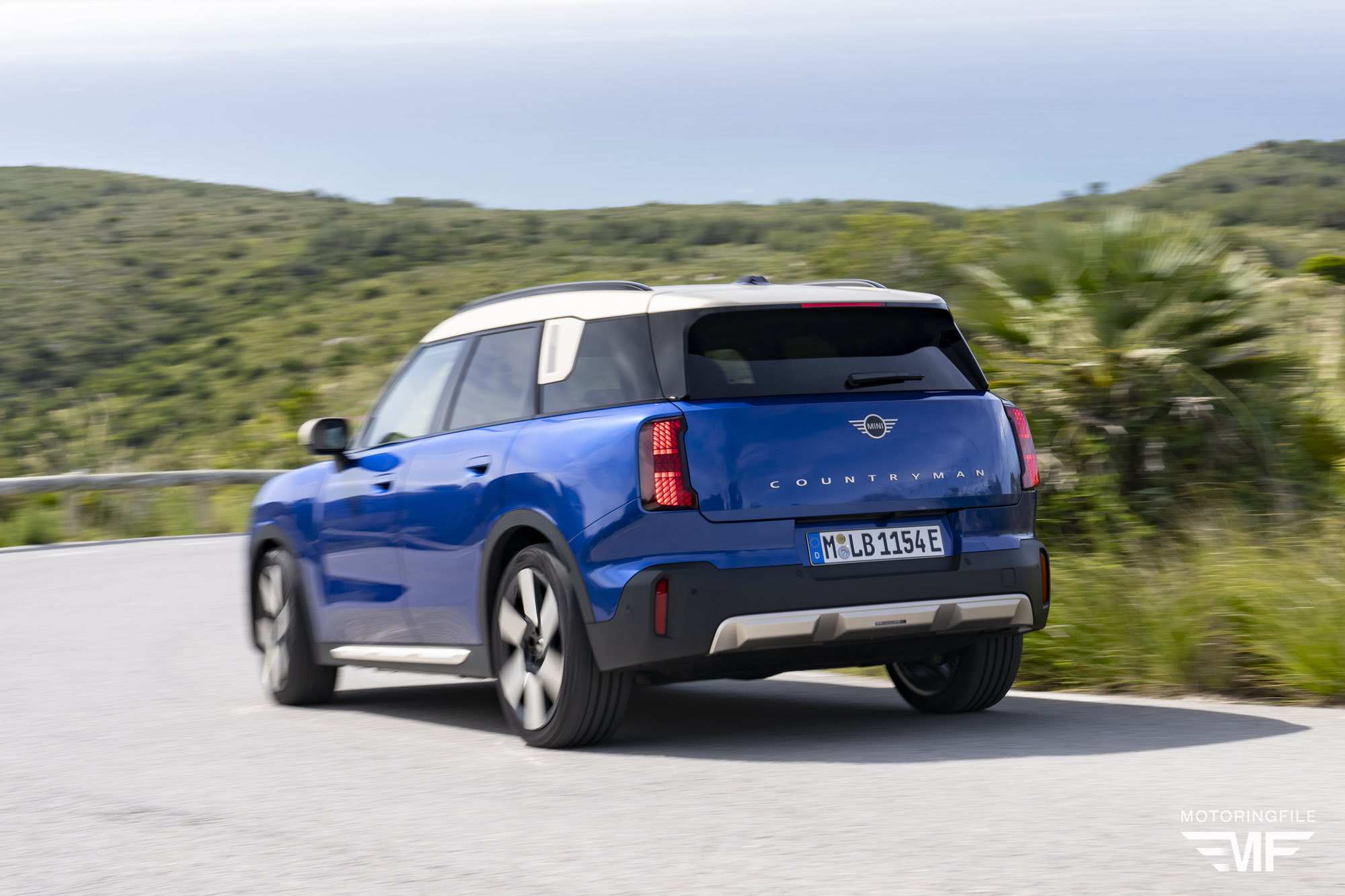 U25_E_1999 - MotoringFile