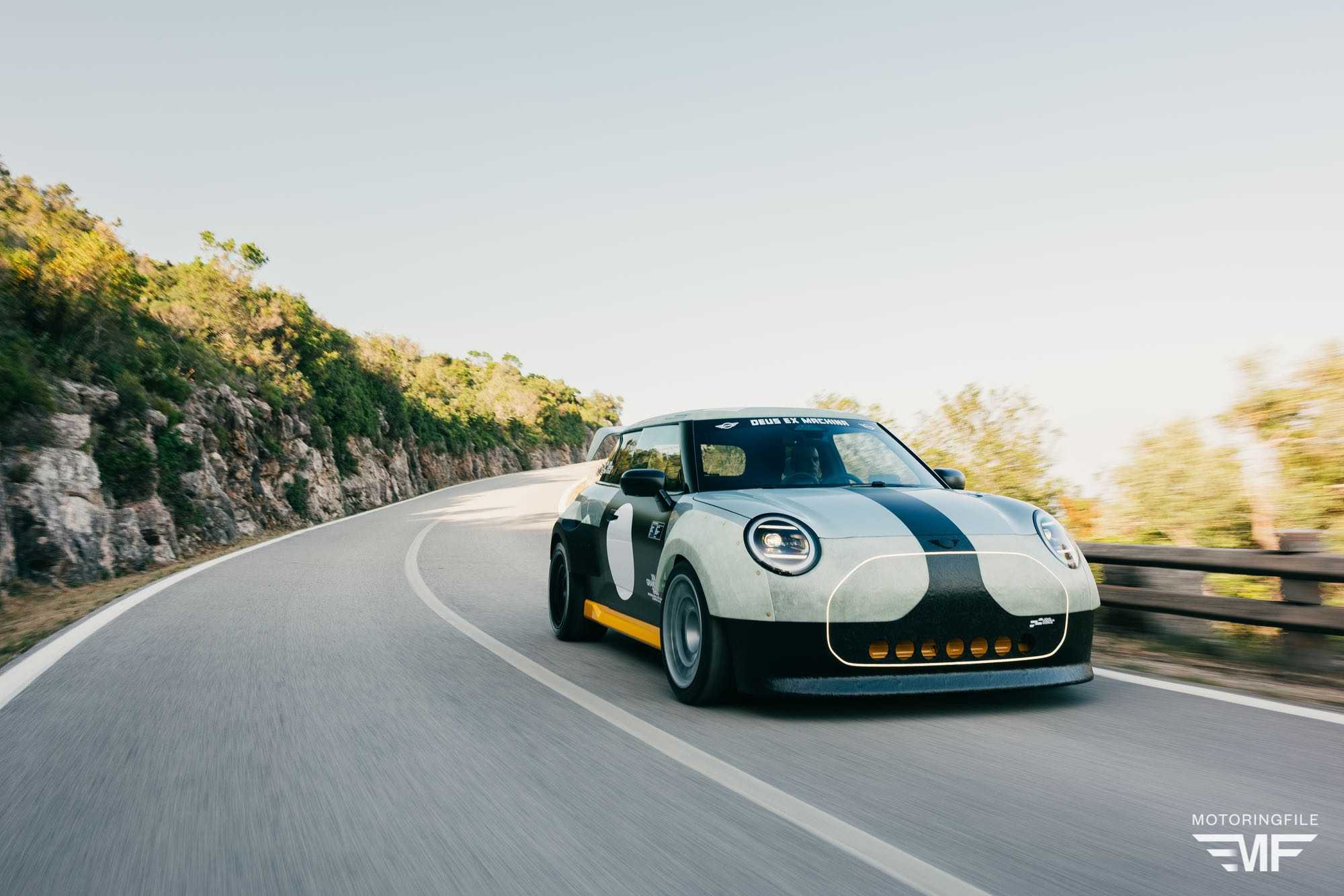 J01_JCW_skeg_concept_31 - MotoringFile