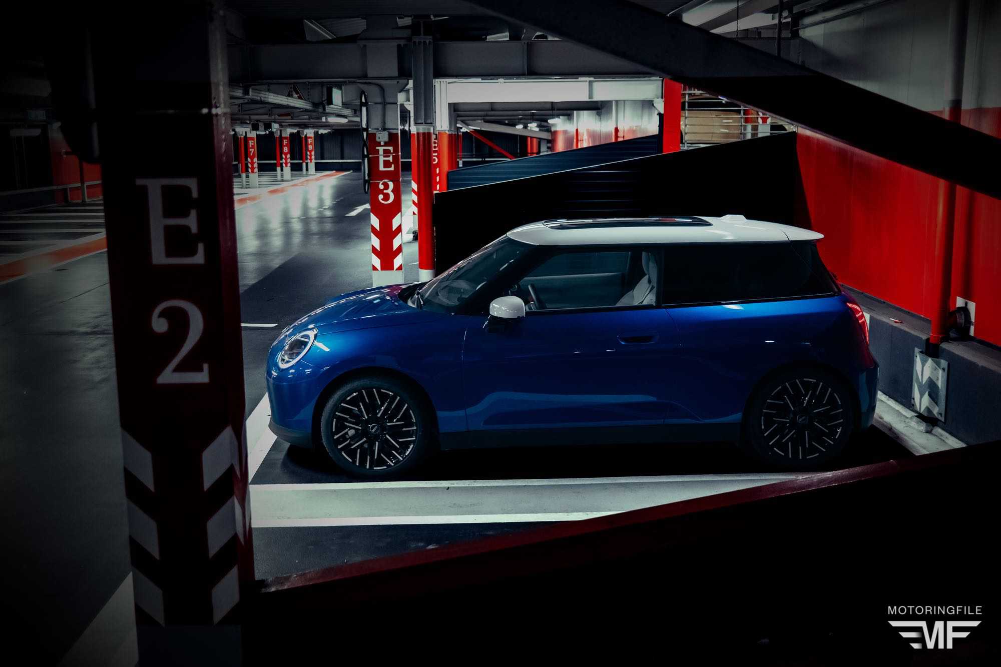 MF_J01_001 - MotoringFile