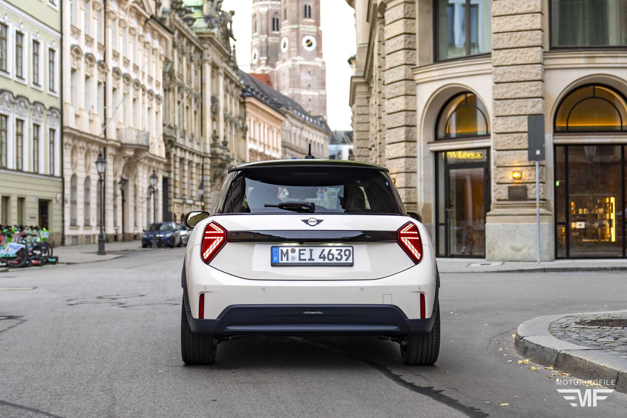 F66_Paul_Smith_edition_175 - MotoringFile